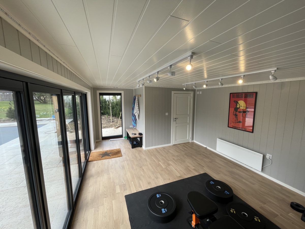 Pool house with lean-to - Nordic Room